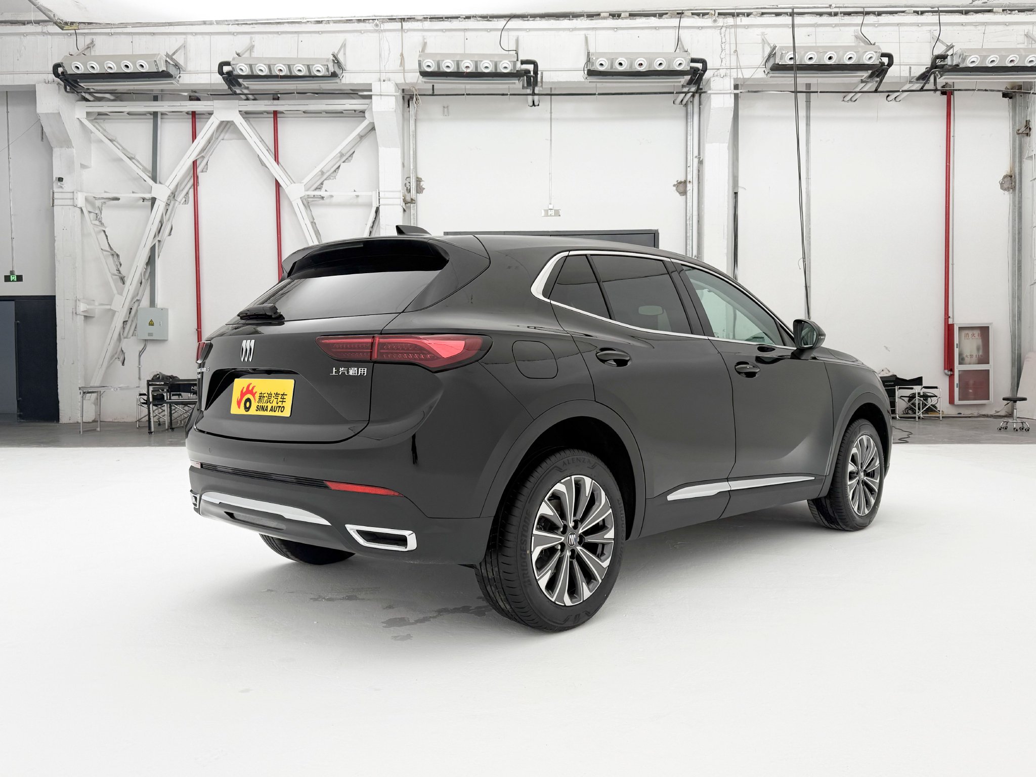 1.5T+9AT/五连杆后悬架 实拍25款昂科威S白金版-新浪汽车